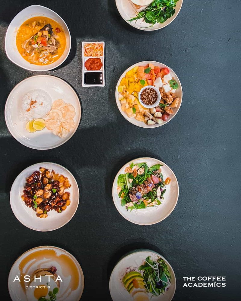 Makan Siang bersama Rekan Kerja dan Rekan Bisnis di ASHTA District 8 ...