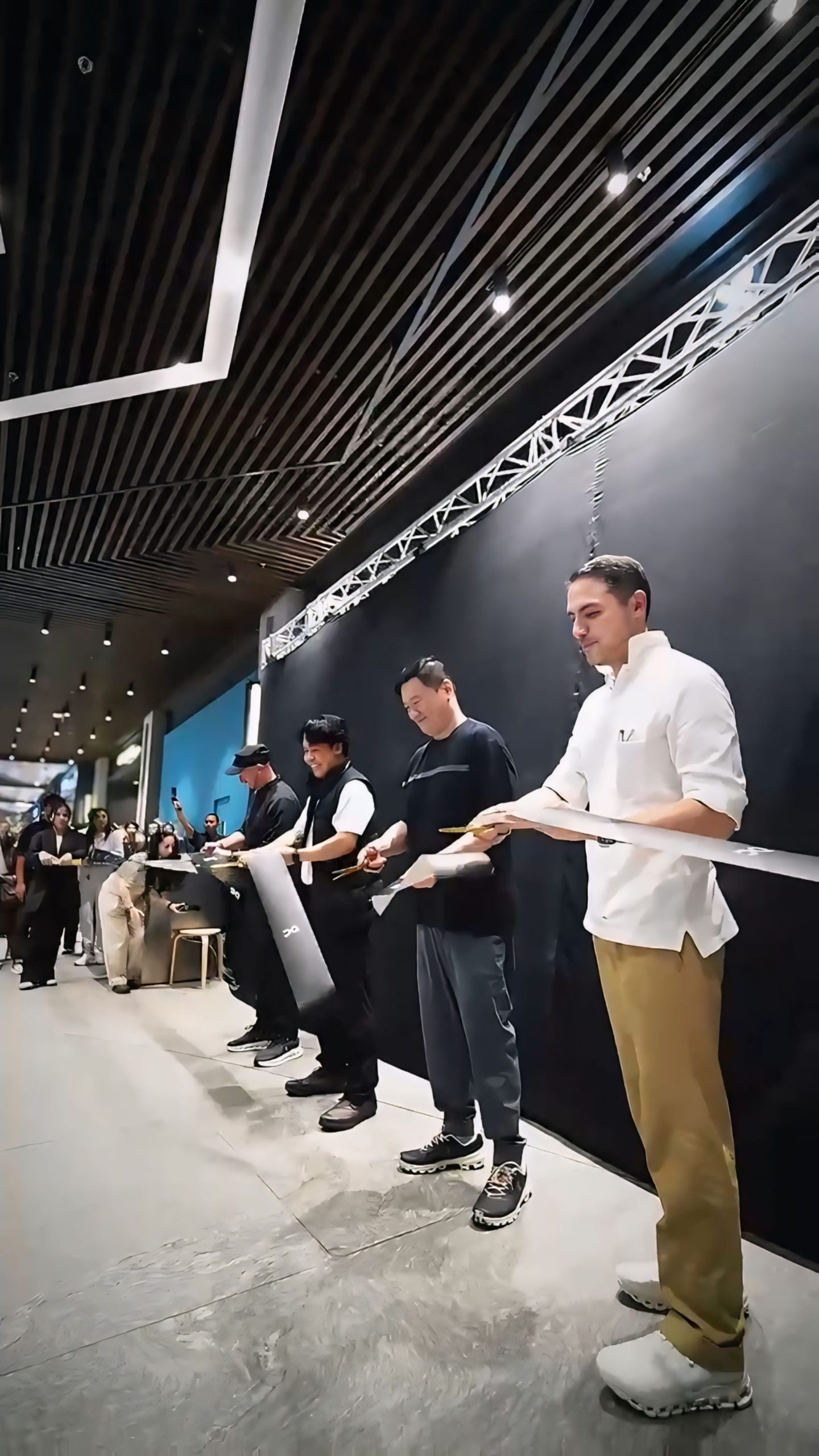 On Store Pertama di Indonesia Resmi Dibuka di ASHTA District 8 SCBD